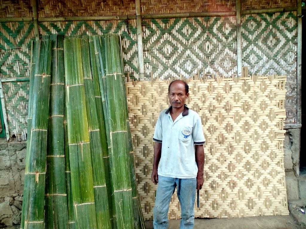 Melihat Gedeg Dinding Bambu Anyaman Kaya Motif ala Woloare