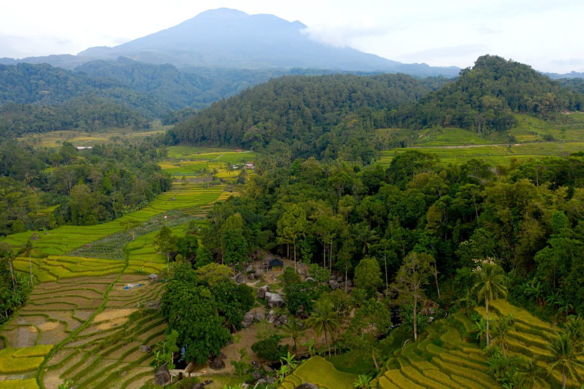 Hidup Mati Gunung Api di Jawa Barat yang Sewaktu-Waktu Bisa Meletus