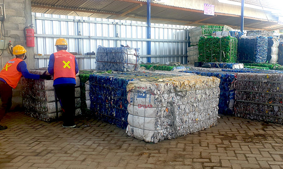 Daur Ulang Botol Plastik, Kurangi Masalah Sampah di Indonesia?