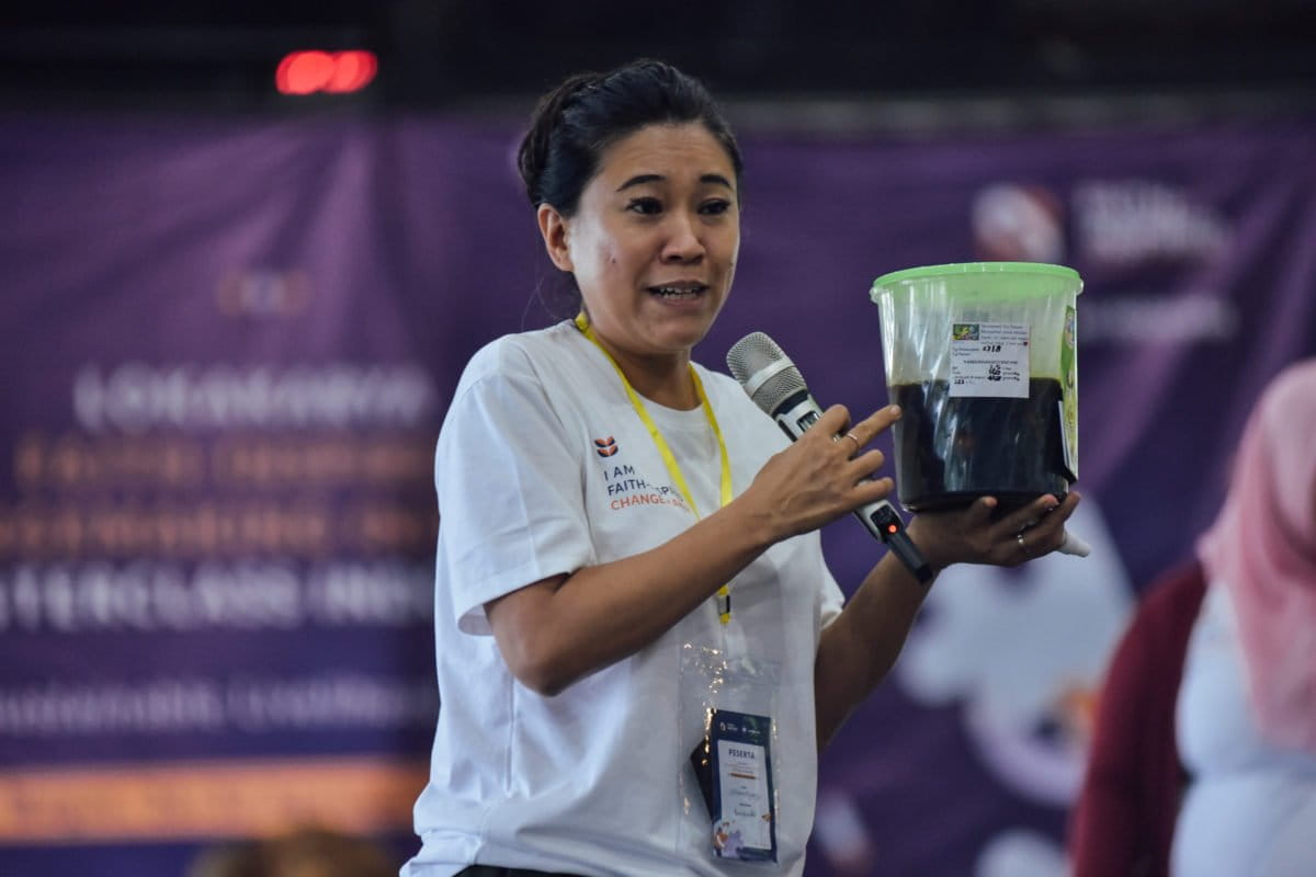 Juliana Ojong, Bergerak Demi Bumi dan Sesama Lewat ‘Eco Enzyme’