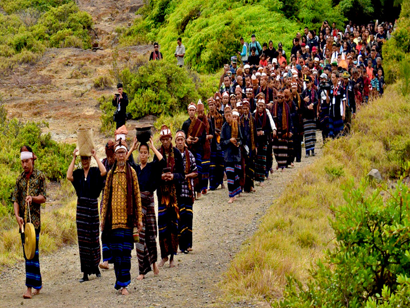Ritual Pati Ka, Kearifan Masyarakat Adat Lio Menjaga Kelestarian Danau ...
