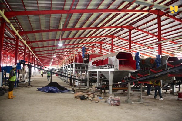 Warga Protes Dampak Pembangunan TPST di Bali