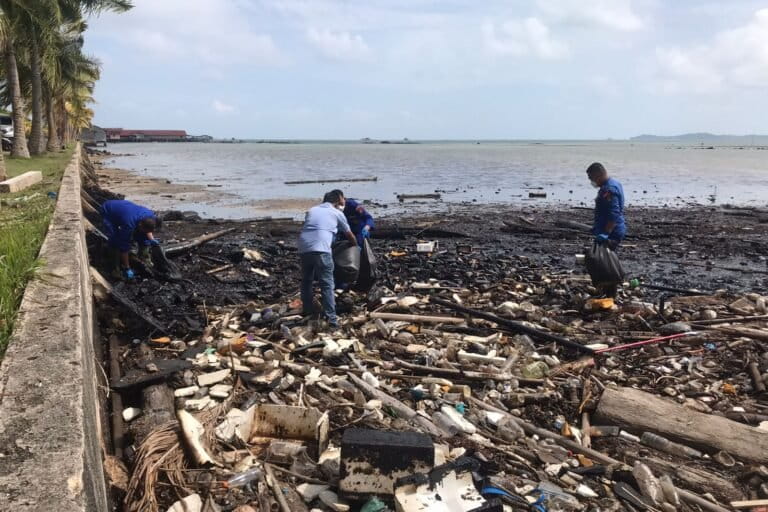 Minyak Hitam Kembali Cemari Laut Bintan, Bagaimana Solusinya?