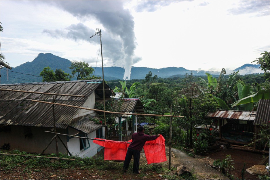 Nasib Warga di Sekitar Pembangkit Panas Bumi Gunung Salak