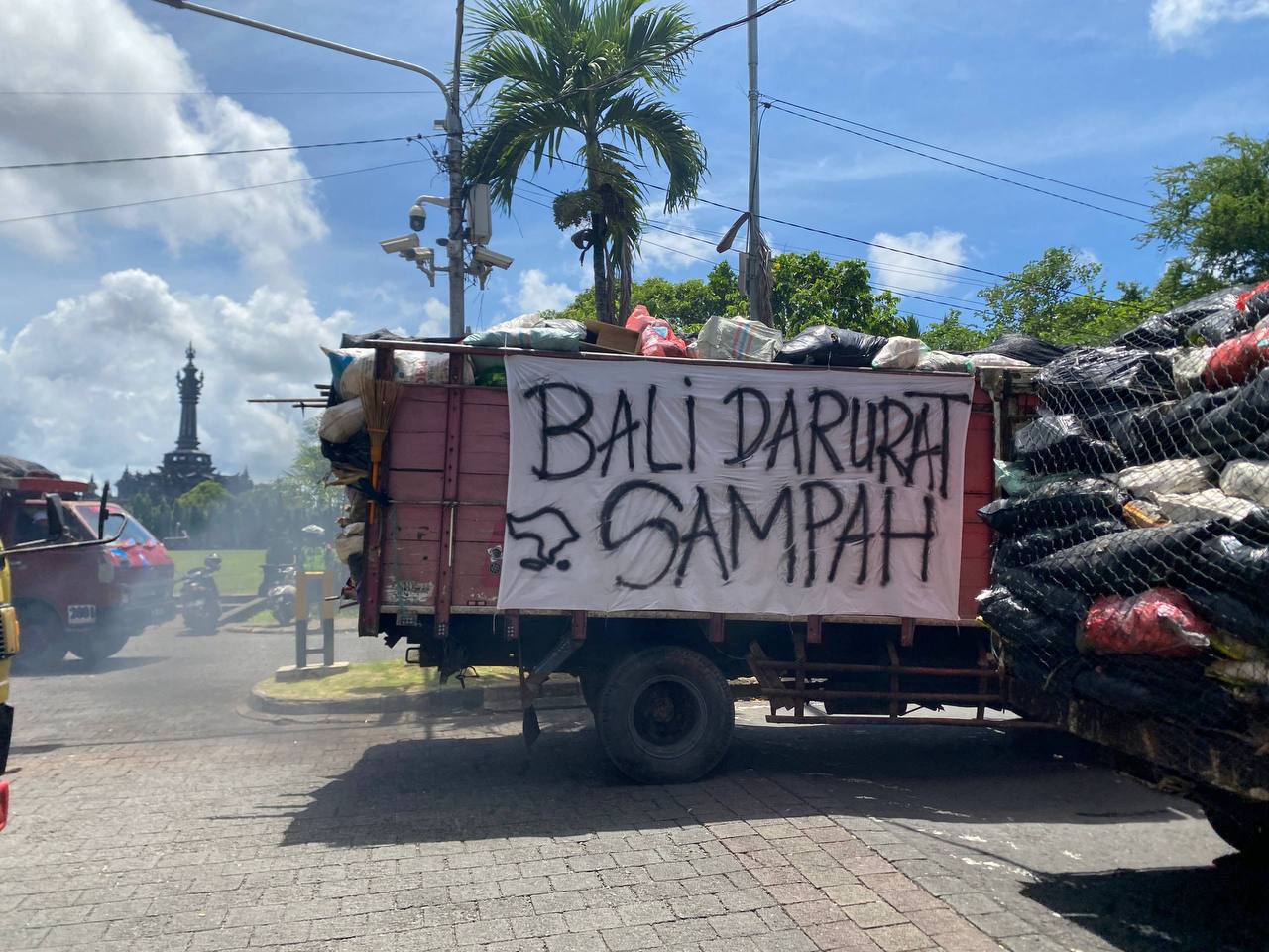 Karut Marut Kelola Sampah di Bali